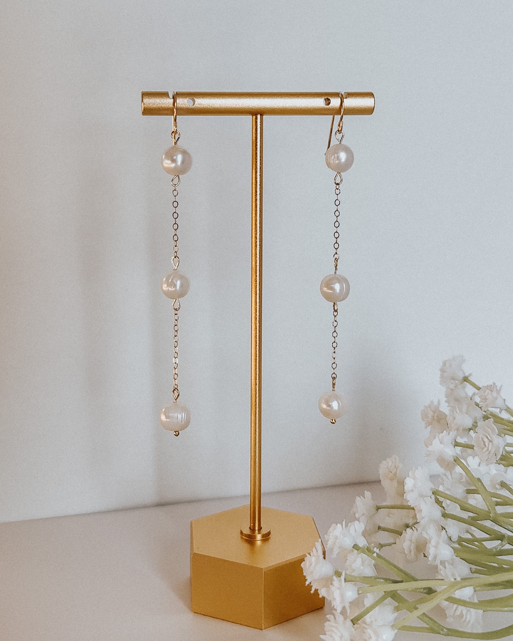 Kora Earrings | Modern Pearl Wedding Earrings – Clay & Fern Co.